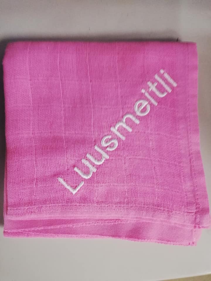 Bestickte Nuschi - Mogli Chinderlade